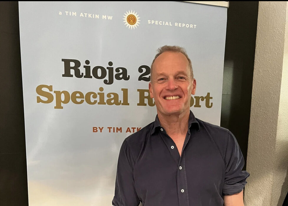 Tim Atkin MW otorga 100 puntos a tres vinos riojanos - La Gaceta del Vino
